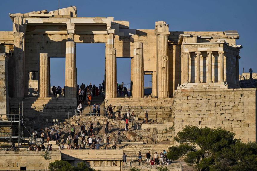 ‘Overwhelming’ Acropolis queues a challenge for visitors to Greece ...
