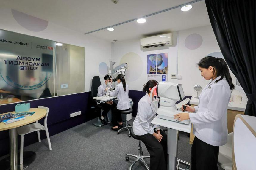 Singapore Polytechnic optometry students to train with cutting-edge ...