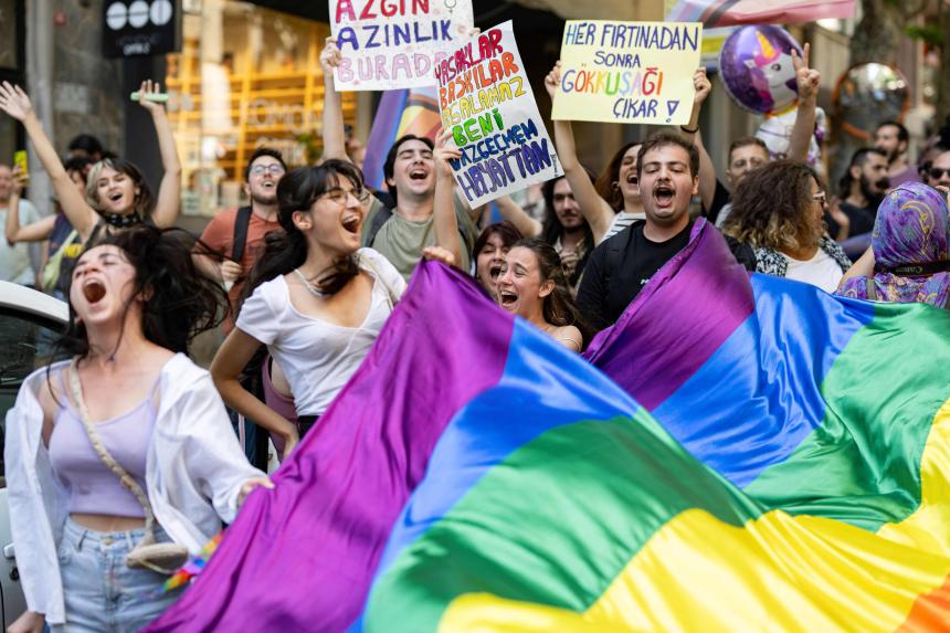 Police detain 50 after Pride march in Istanbul | The Straits Times