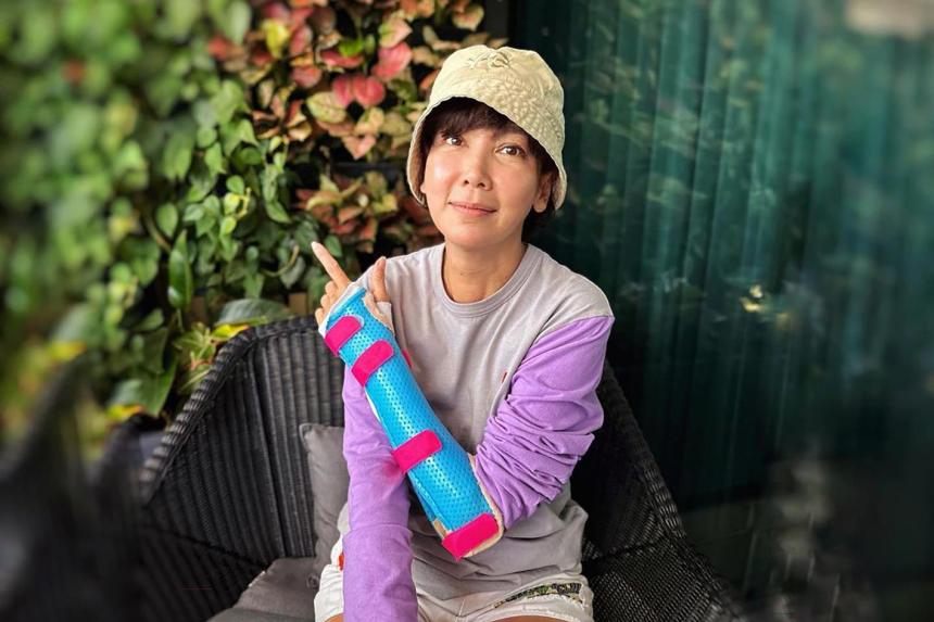 Sheng Siong Show host Kym Ng broke her wrist and could not work for ...