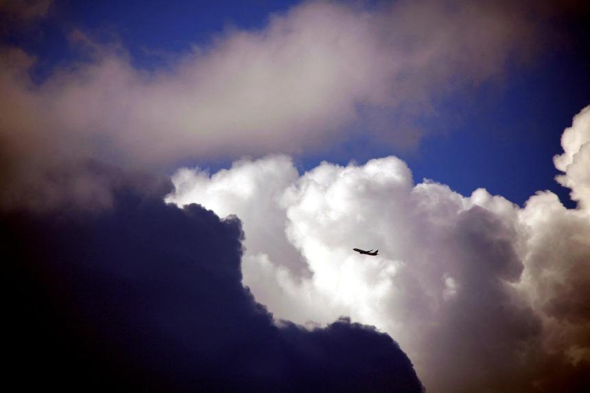 3 airplane passengers hospitalised in Sydney after severe turbulence ...