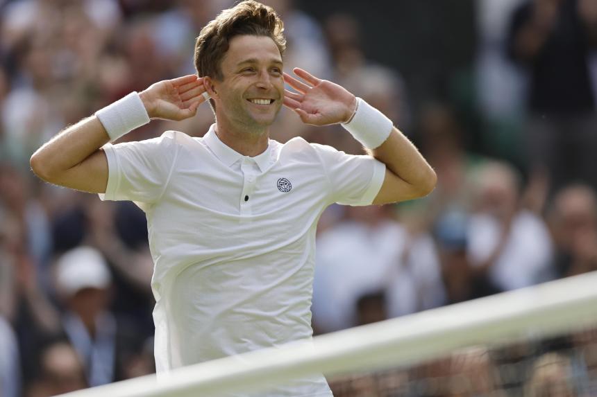 World No. 4 Casper Ruud dumped out of Wimbledon by wild card Liam ...