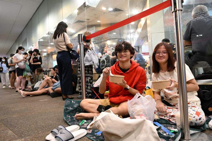 Taylor Swift fans queueing for tickets told to leave SingPost outlets ...