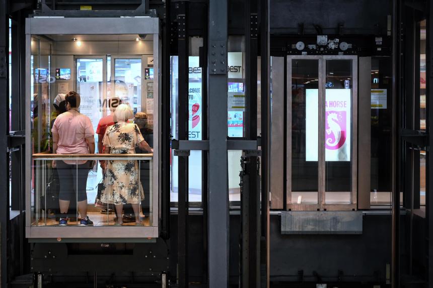 Living alone a risk factor for social isolation, especially for men ...