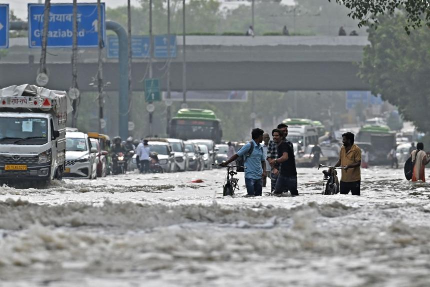 Transport disrupted in India’s capital after river floods key sites ...