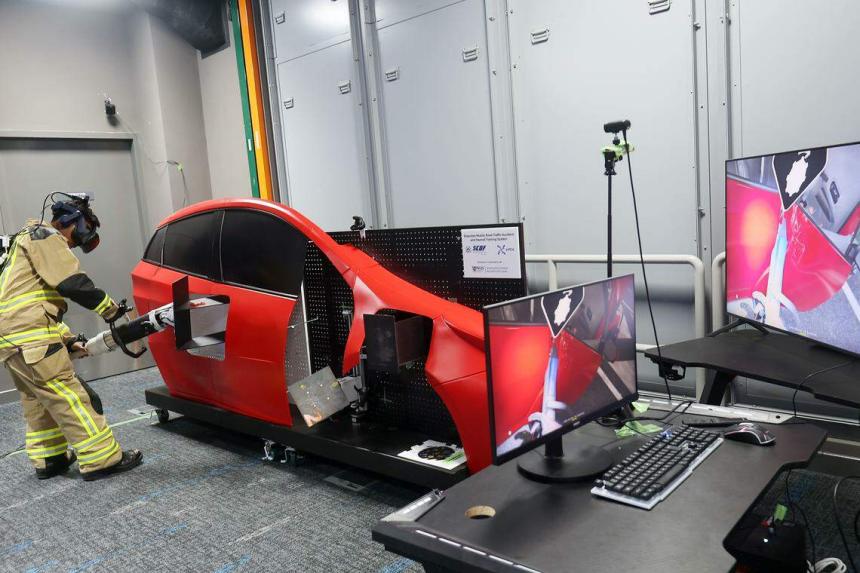 New SCDF training suits use virtual reality to create immersive ...