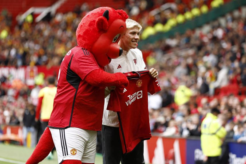 Manchester United sign Danish striker Rasmus Hojlund from Atalanta | The Straits Times