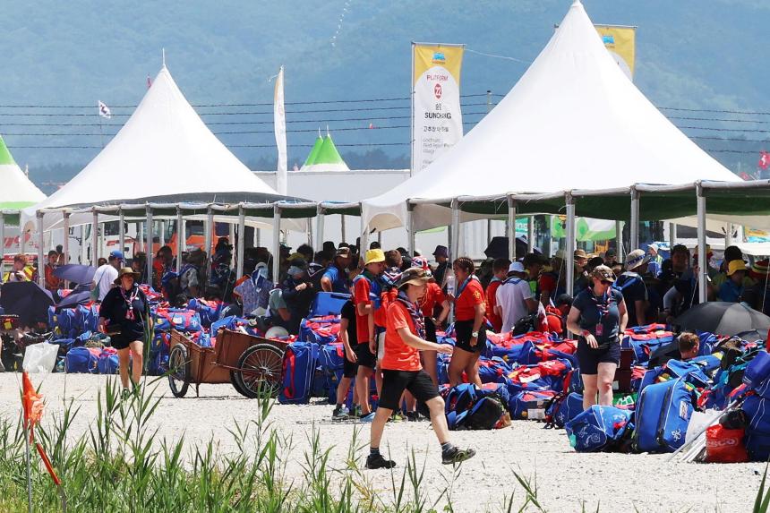 Too hot for K-pop as South Korea scrambles to save scout jamboree | The ...