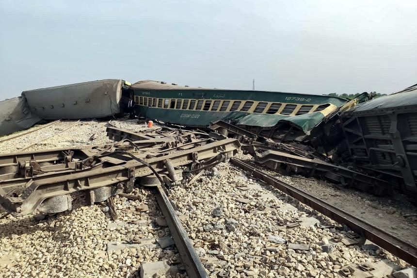 At least 28 killed after train derails in southern Pakistan | The ...