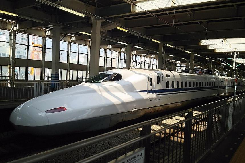 No more ice cream with Mt Fuji: Japan train line phases out snack carts ...