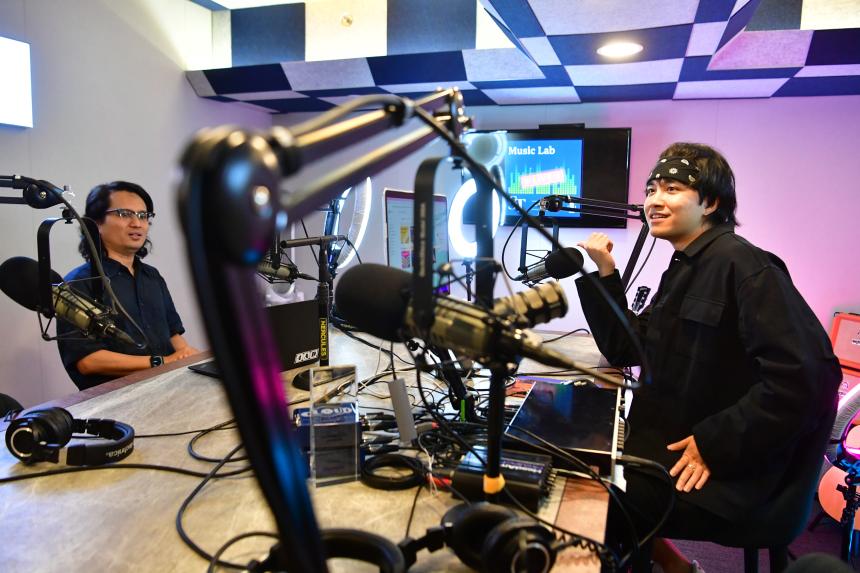 Music Lab Podcast: Singer-songwriter lullaboy: A rising name in the ...