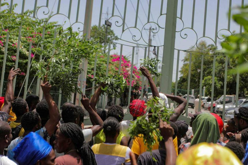 UN says over 350 killed by Haiti vigilante groups as thousands flee ...