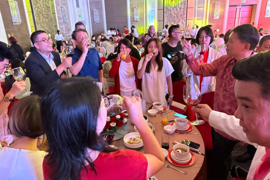 Singapore to work with China on resuming more direct flights: Chee Hong ...