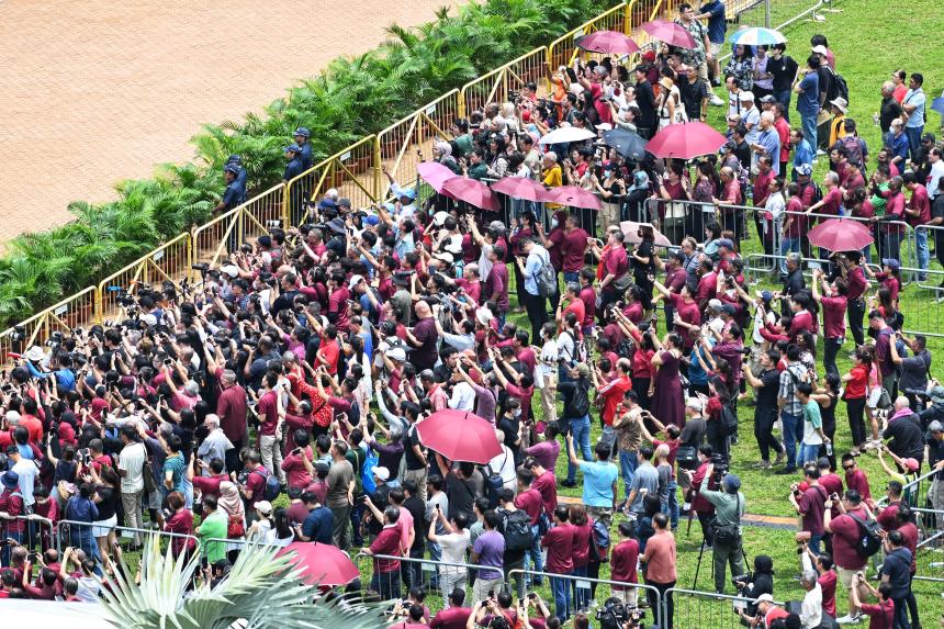 Hundreds turn up at People’s Association HQ to support presidential ...