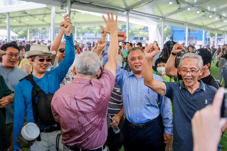 Hundreds turn up at People’s Association HQ to support presidential ...