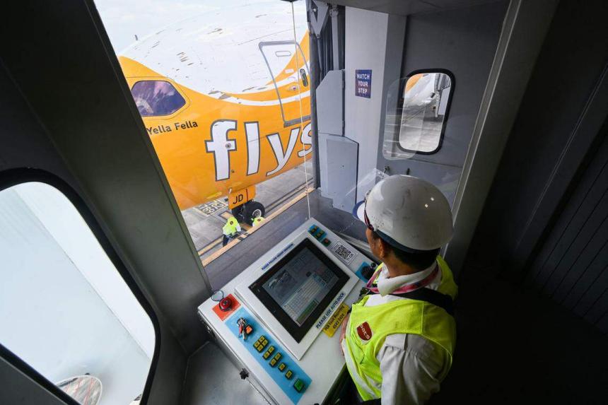 Changi Airport trials fully automated aerobridge docking to improve ...