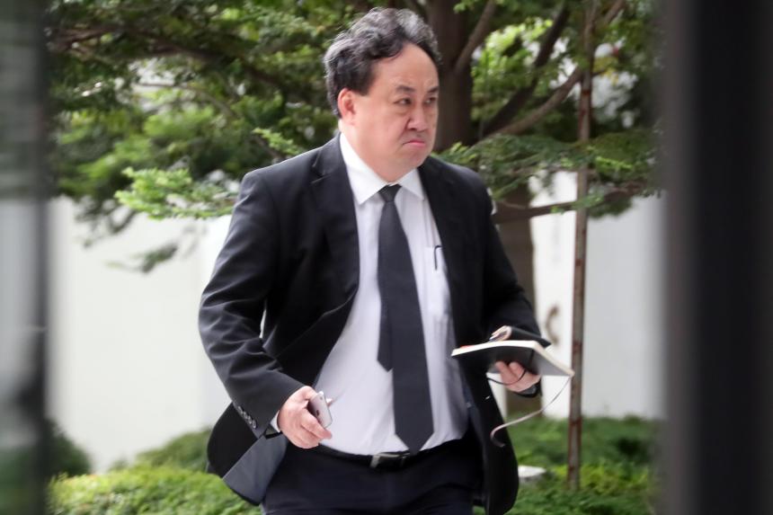 Lim Tean discharges lawyer, seeks trial adjournment; says he’s busy ...
