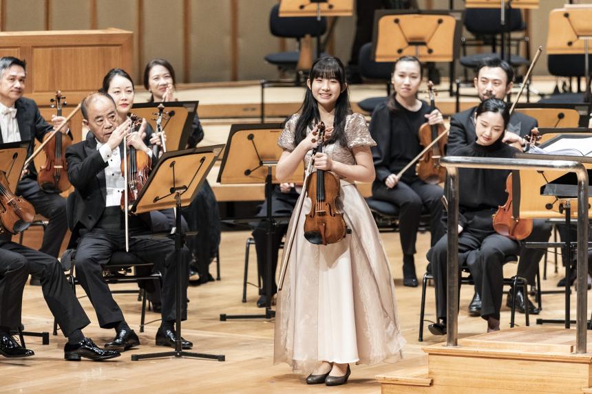 Concert review: Chloe Chua plays Paganini with stunning aplomb | The ...