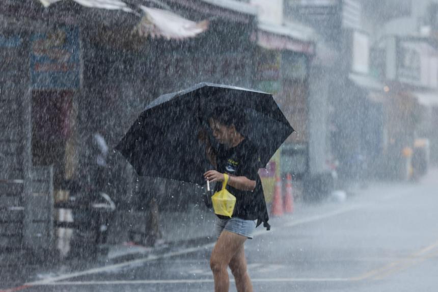 Typhoon Haikui sweeps across Taiwan before weakening into severe storm ...