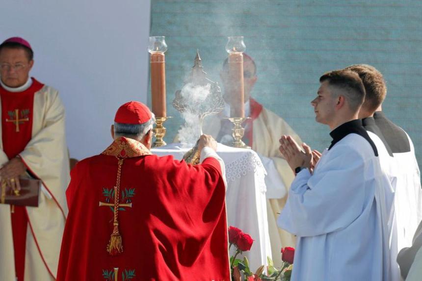 Catholic Church beatifies Polish family for sheltering Jews | The ...