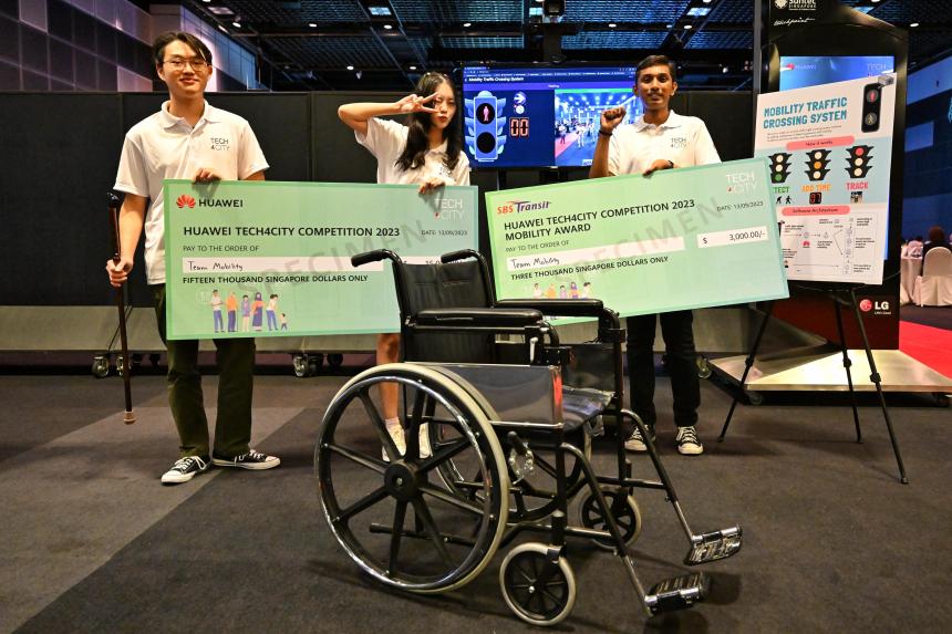 Smart traffic light that gives seniors, people with disabilities more ...