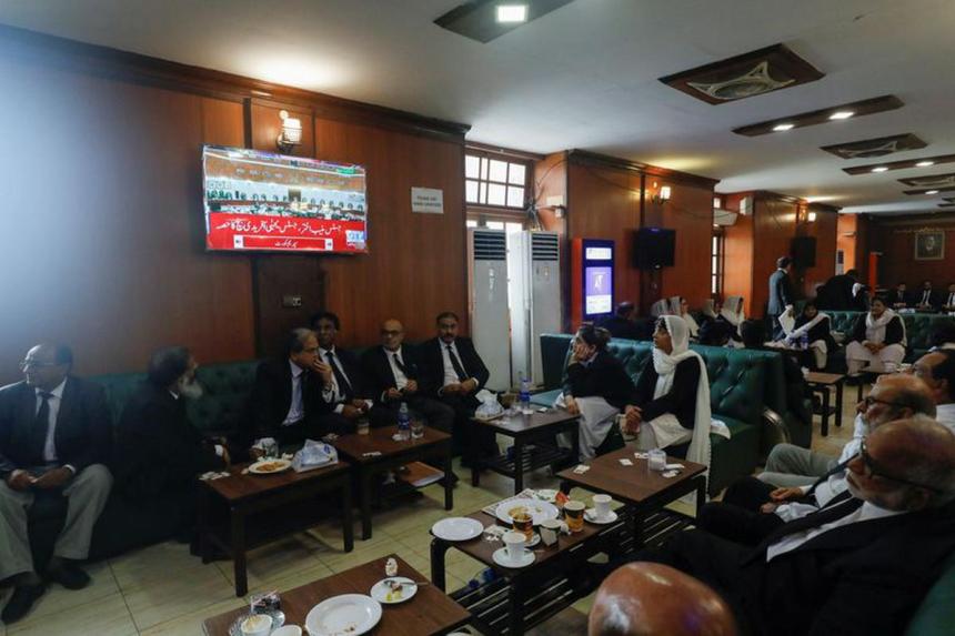 Pakistan's top court proceedings shown live on TV for first time | The ...