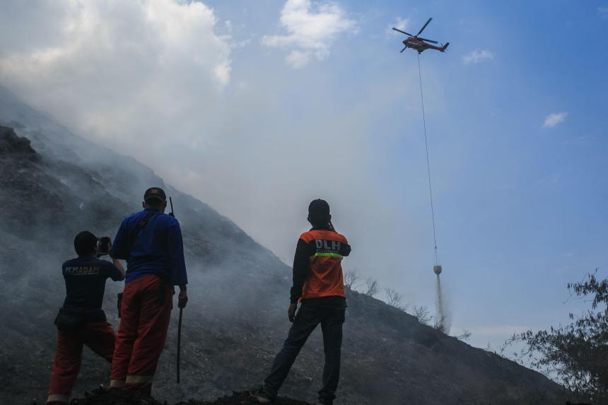 Dry season sparks fires engulfing Central, West Java landfills | The ...