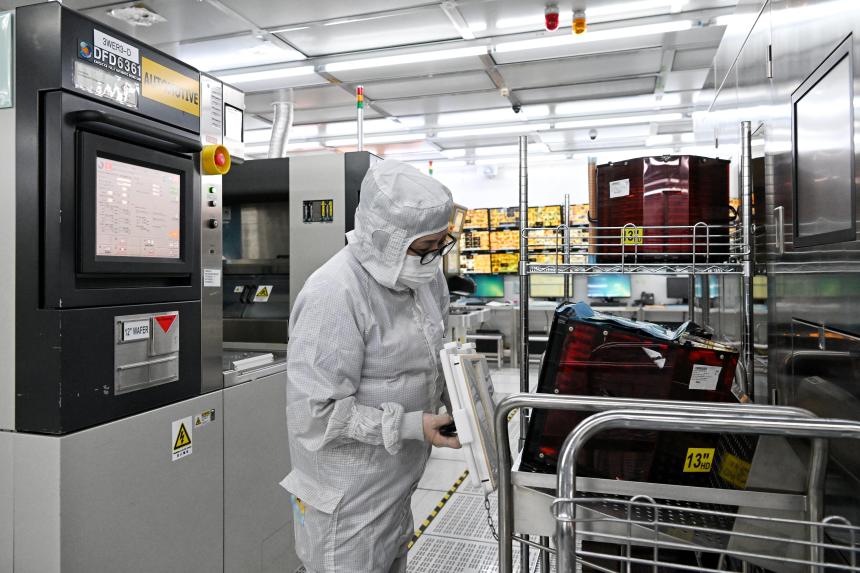 Singapore factory output slumps 12.1% in August, biggest drop since ...