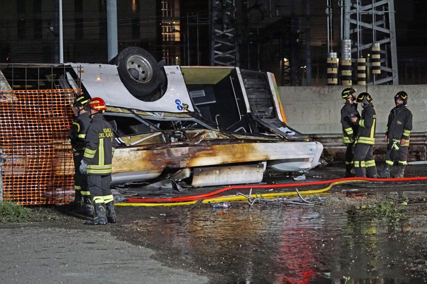 Relatives arrive in Italy for loved ones after deadly Venice bus crash ...