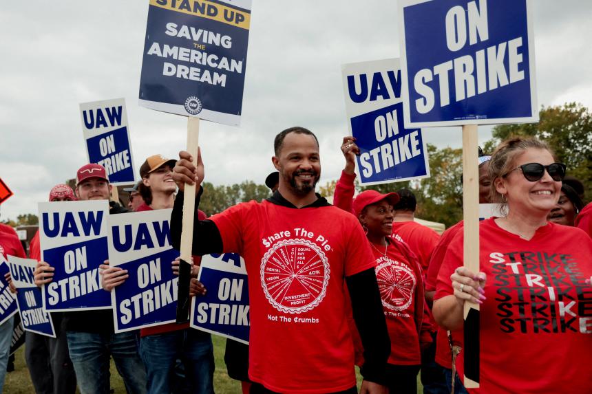 4,000 more autoworkers joining US strike: Union | The Straits Times