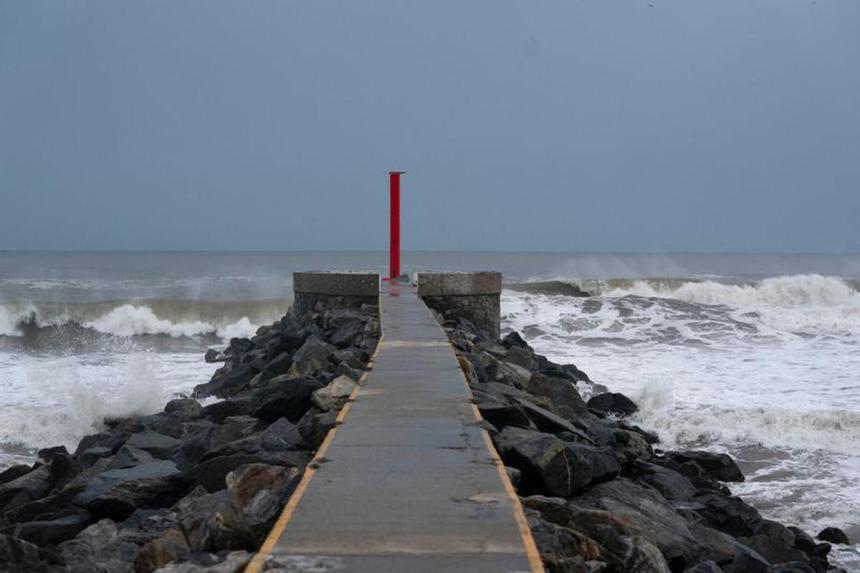 'Extremely dangerous' Hurricane Lidia takes aim at Mexico's Pacific ...