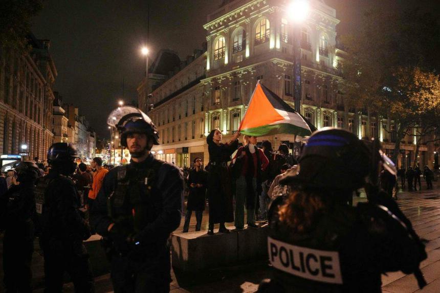 Pro-Palestinian rally draws thousands in Paris as protest ban lifted ...
