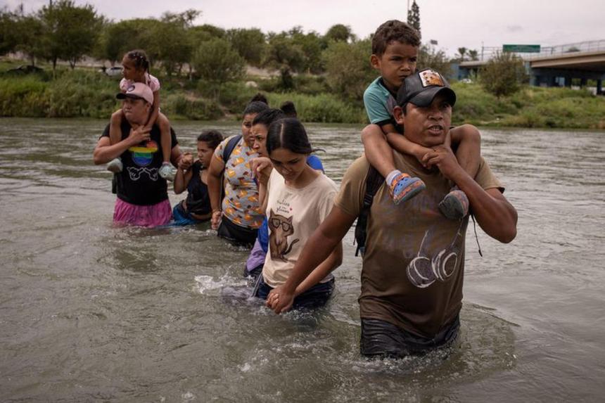 US to open migrant processing center in Ecuador | The Straits Times