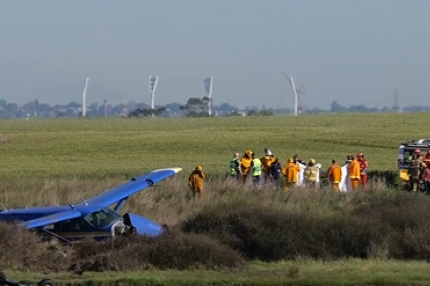Skydiving plane crash-lands in Australia, Victorian MP among 7 injured ...