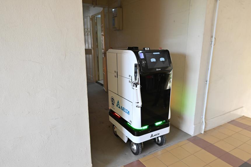 Robot ‘butler’ trial launched at HDB rental block to deliver meals to ...