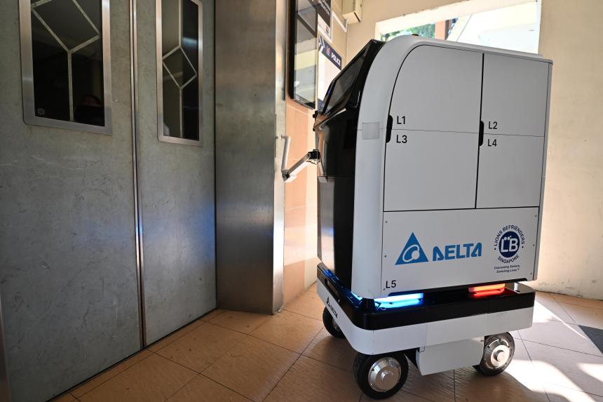 Robot ‘butler’ trial launched at HDB rental block to deliver meals to ...