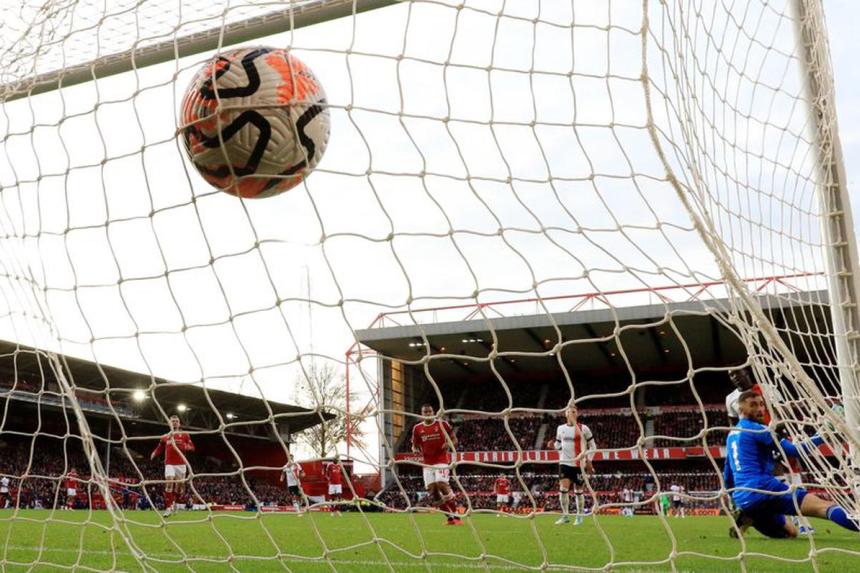 Late Adebayo goal secures Luton 2-2 draw at Forest | The Straits Times