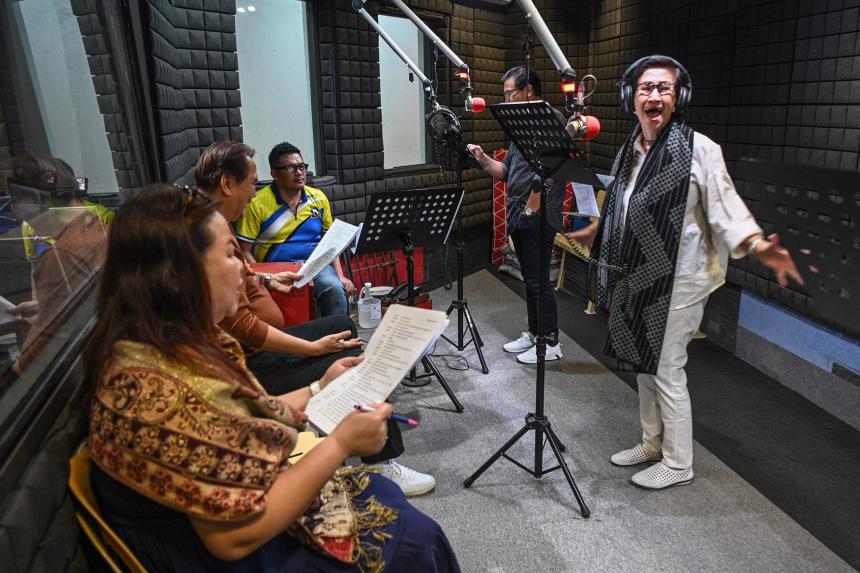 Last surviving radio dramas cheer Filipino listeners, but so few are still tuning in | The ...