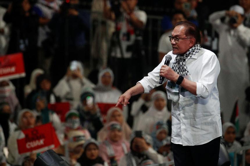Malaysian PM Anwar joins rally in show of support for Palestinians | The Straits Times