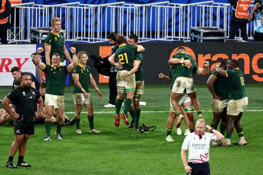 South Africa beat 14-man New Zealand to claim record fourth World Cup ...