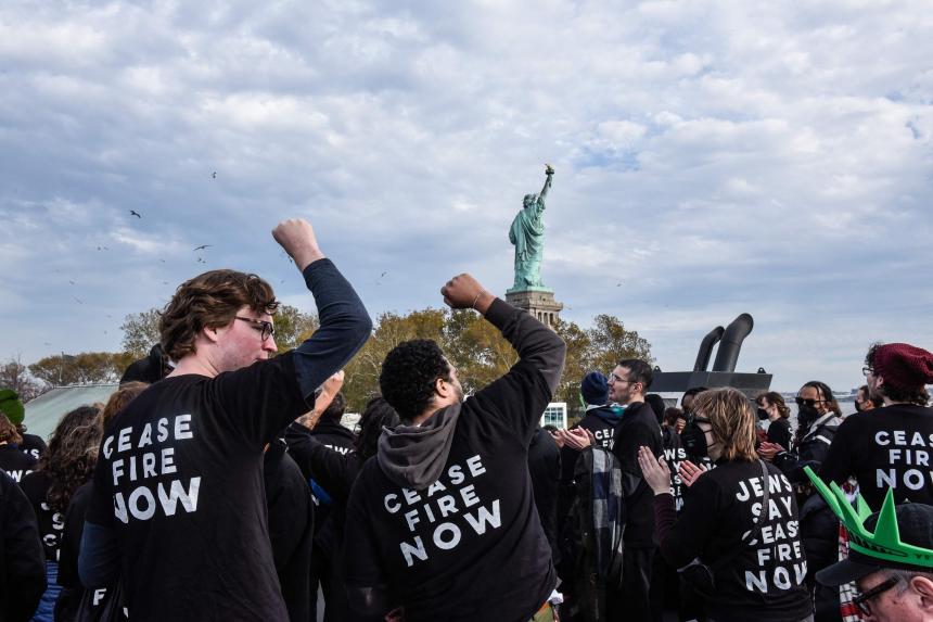 Jewish New Yorkers occupy Statue of Liberty to demand Gaza ceasefire ...