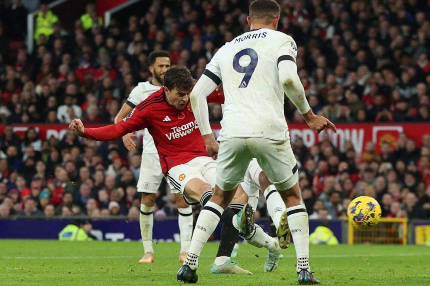 Victor Lindelof lifts the gloom at Manchester United | The Straits Times