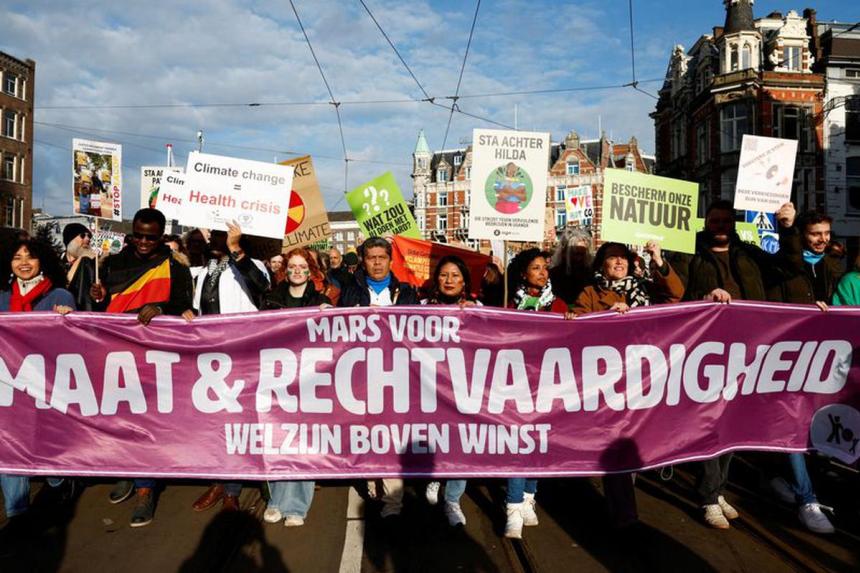 Tens of thousands in Amsterdam’s ‘biggest ever’ climate march as Dutch ...