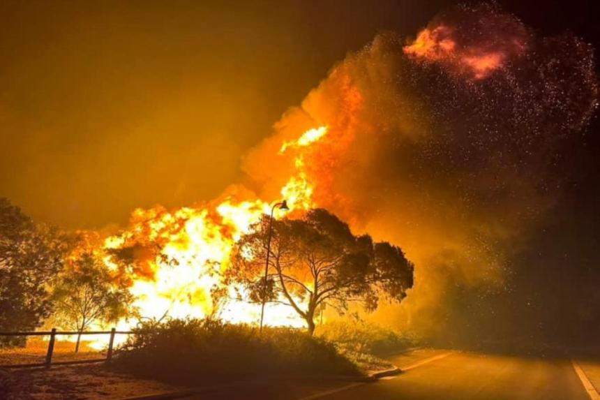 Wildfire engulfs homes, forces evacuations in Western Australia | The ...