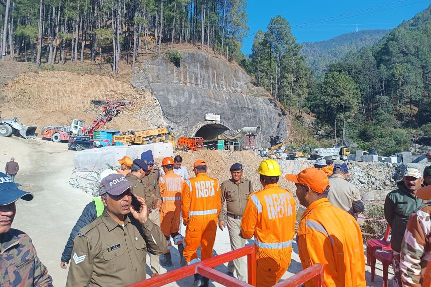 Drilling snag delays rescue of 41 men stuck in Indian tunnel | The ...
