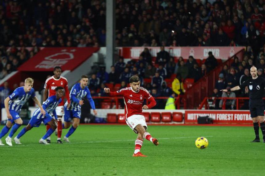 Ten-man Brighton back to winning ways with victory at Forest | The ...