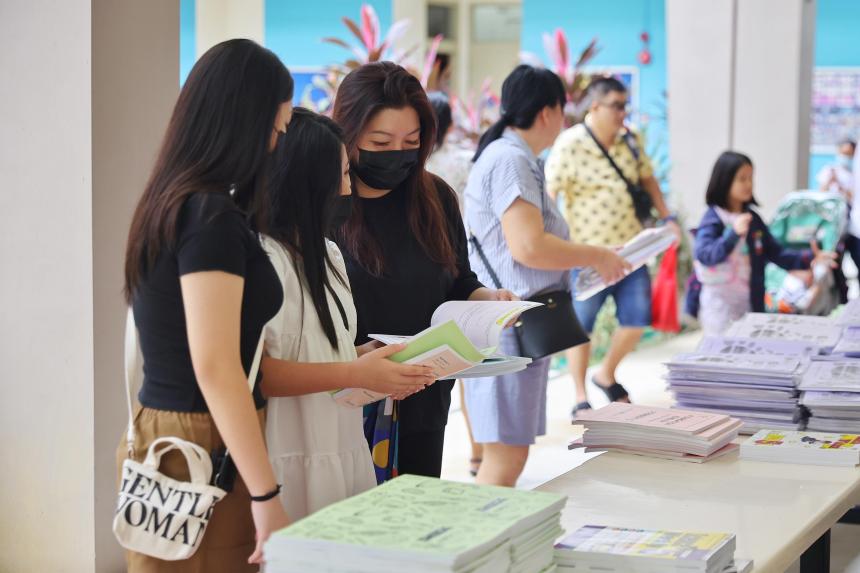 New income ceiling for CDAC’s student bursaries; more needy families to get help | The Straits Times