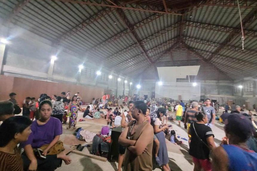 Philippine quake aftershocks force thousands to stay in evacuation ...