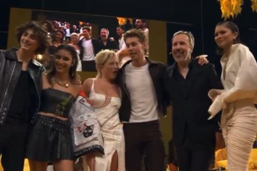 Actress Florence Pugh hit in face by object while promoting Dune: Part ...