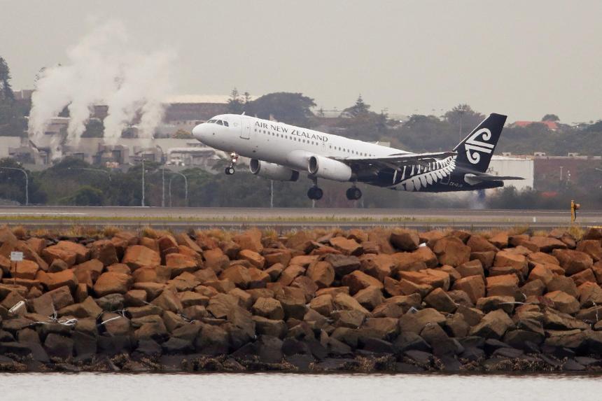 Air New Zealand aims to fly battery-powered plane by 2026 | The Straits ...